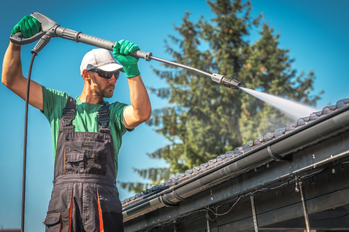 What to Expect from a Professional Commercial Building Washing Service